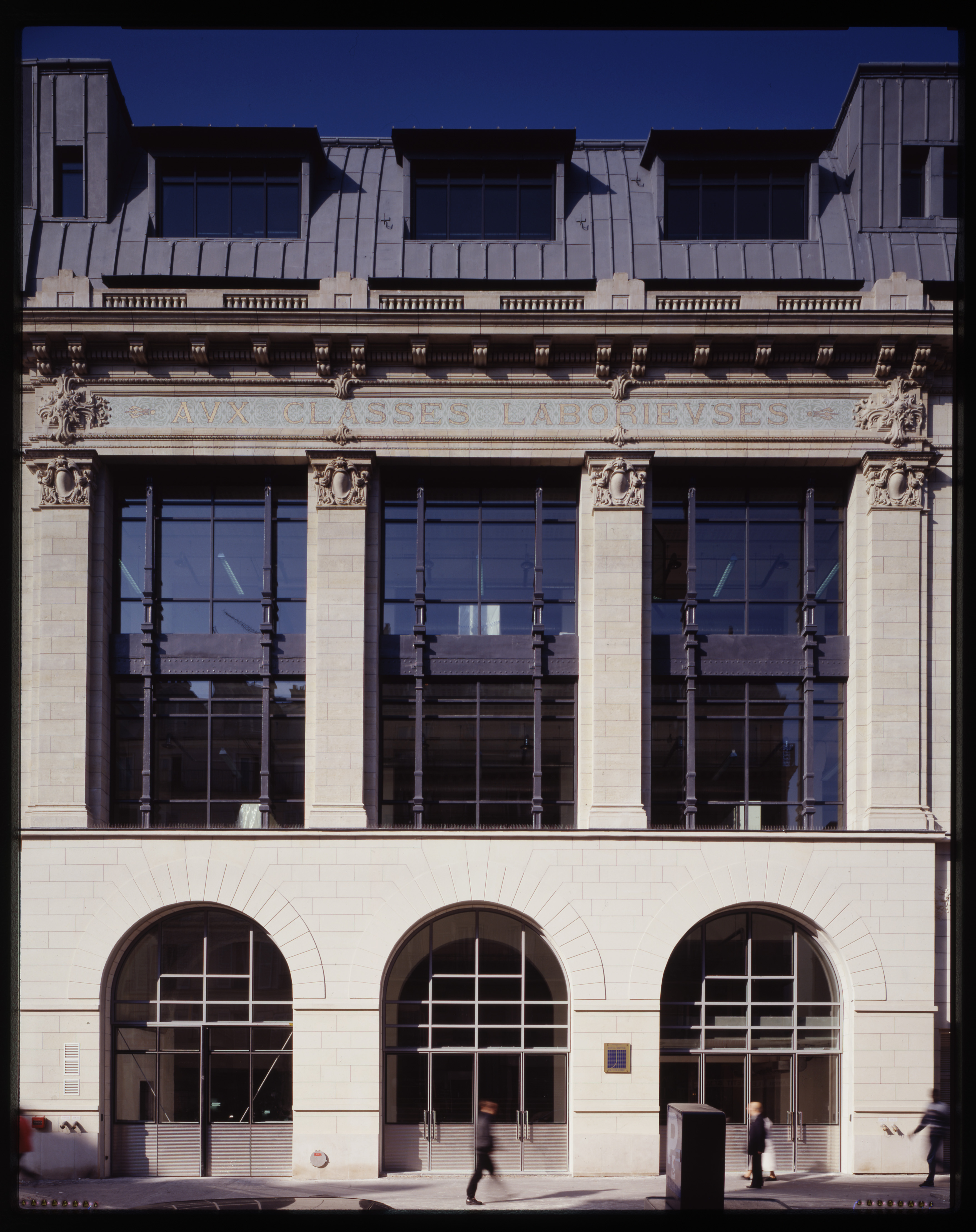 L’agence en photos – Challenge Scan Book – agence BETC Paris